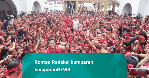Momen Prabowo Serukan Teriakan Perang Khas Dayak